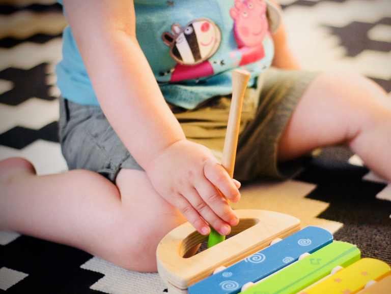 AIDE A LA PARENTALITÉ : TISF - Aide à domicile Limoges pour tous — ADPAD87